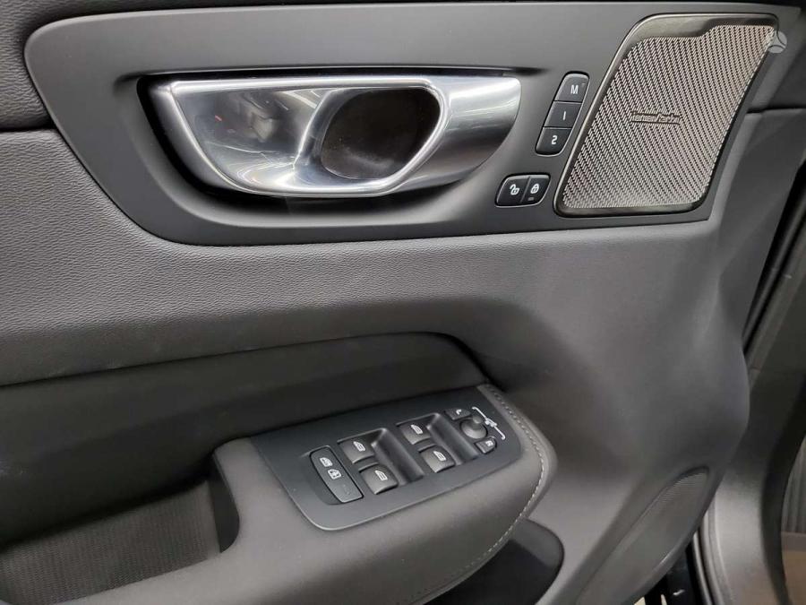 Black Volvo XC60 2026 in Siauliai, with an engine capacity of 1.97 L and mileage of 0 thousand km for 48450 €, photo 12 on AUTOMOTO.COM.LV