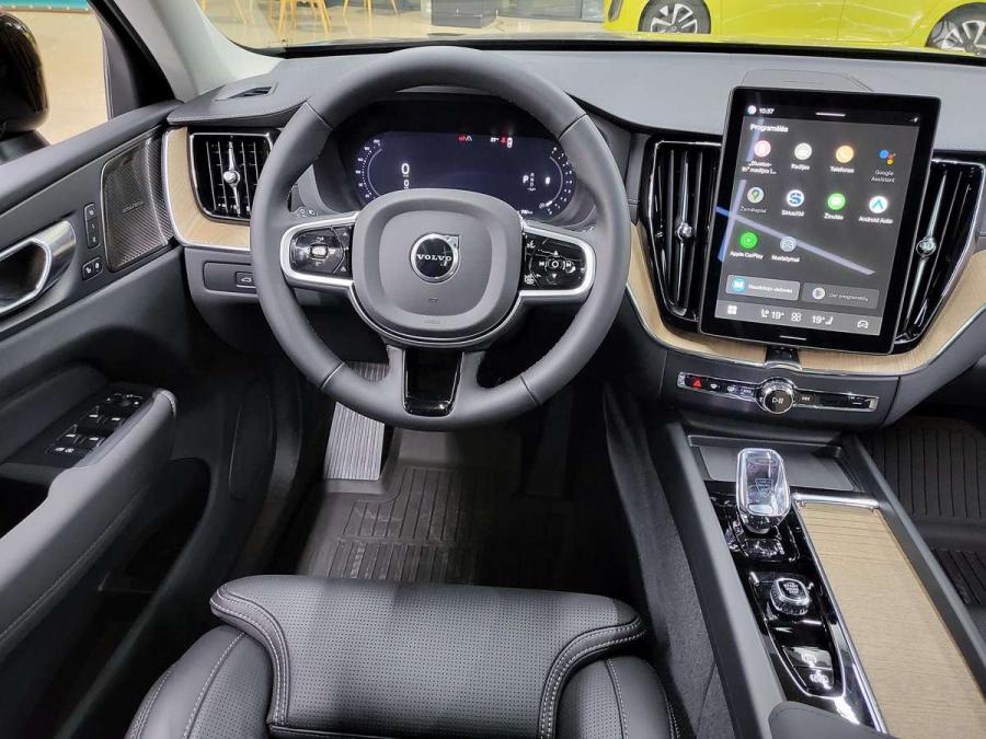 Black Volvo XC60 2026 in Siauliai, with an engine capacity of 1.97 L and mileage of 0 thousand km for 48450 €, photo 20 on AUTOMOTO.COM.LV
