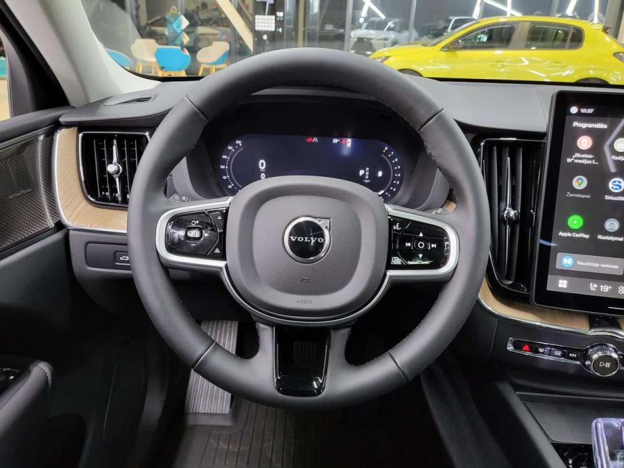 Black Volvo XC60 2026 in Siauliai, with an engine capacity of 1.97 L and mileage of 0 thousand km for 48450 €, photo 21 on AUTOMOTO.COM.LV