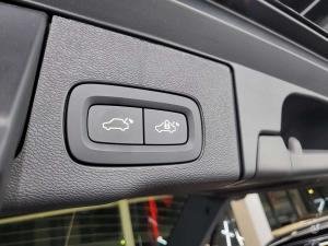 Black Volvo XC60 2026 in Siauliai, with an engine capacity of 1.97 L and mileage of 0 thousand km for 48450 €, photo 32 on AUTOMOTO.COM.LV