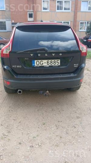 Melns Volvo XC60 2009 Daugavpils, ar dzinēja tilpumu 2.40 L un nobraukumu 272 tūkst. km par 5500 €, foto 3 vietnē AUTOMOTO.COM.LV