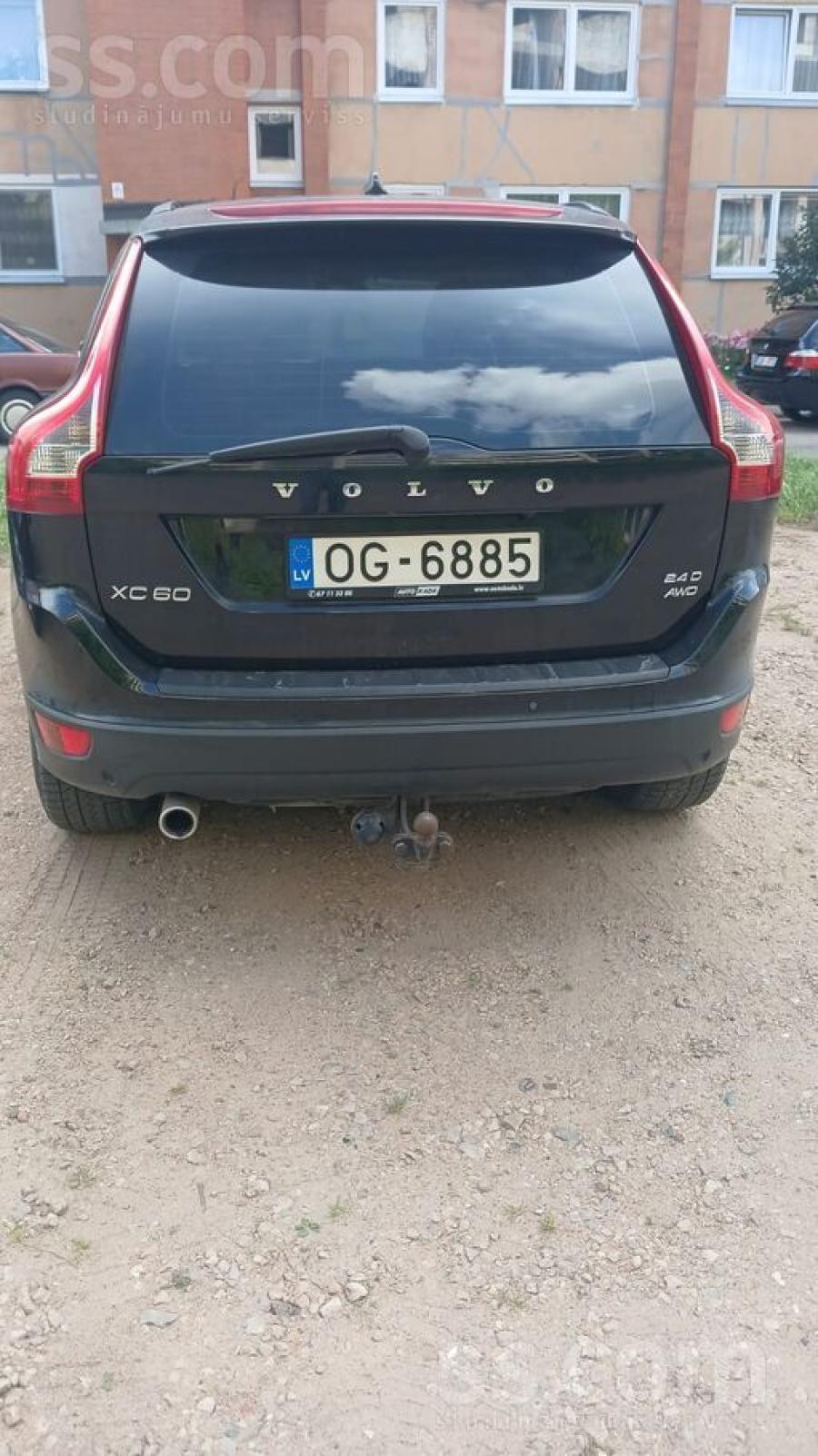 Melns Volvo XC60 2009 Daugavpils, ar dzinēja tilpumu 2.40 L un nobraukumu 272 tūkst. km par 5500 €, foto 3 vietnē AUTOMOTO.COM.LV