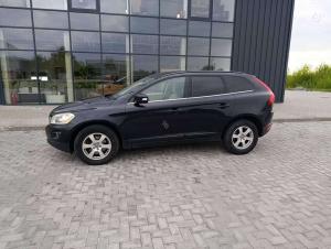 Melns Volvo XC60 2010 Panevēža, ar dzinēja tilpumu 2.40 L un nobraukumu 360 tūkst. km par 5400 €, foto 3 vietnē AUTOMOTO.COM.LV