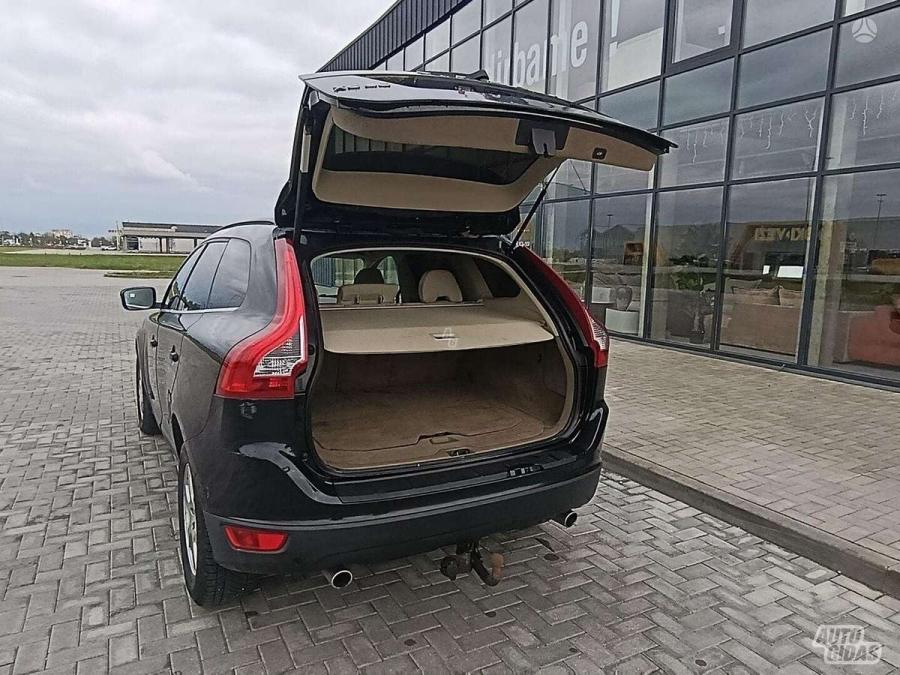 Melns Volvo XC60 2010 Panevēža, ar dzinēja tilpumu 2.40 L un nobraukumu 360 tūkst. km par 5400 €, foto 6 vietnē AUTOMOTO.COM.LV