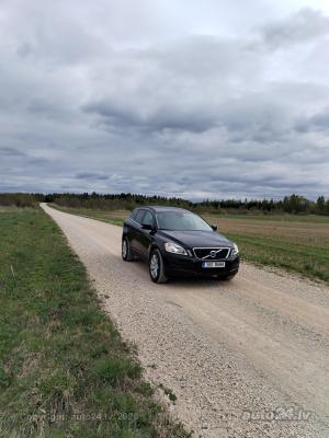 Melns Volvo XC60 2011 Tartu, ar dzinēja tilpumu 2.40 L un nobraukumu 389 tūkst. km par 8000 €, foto  vietnē AUTOMOTO.COM.LV