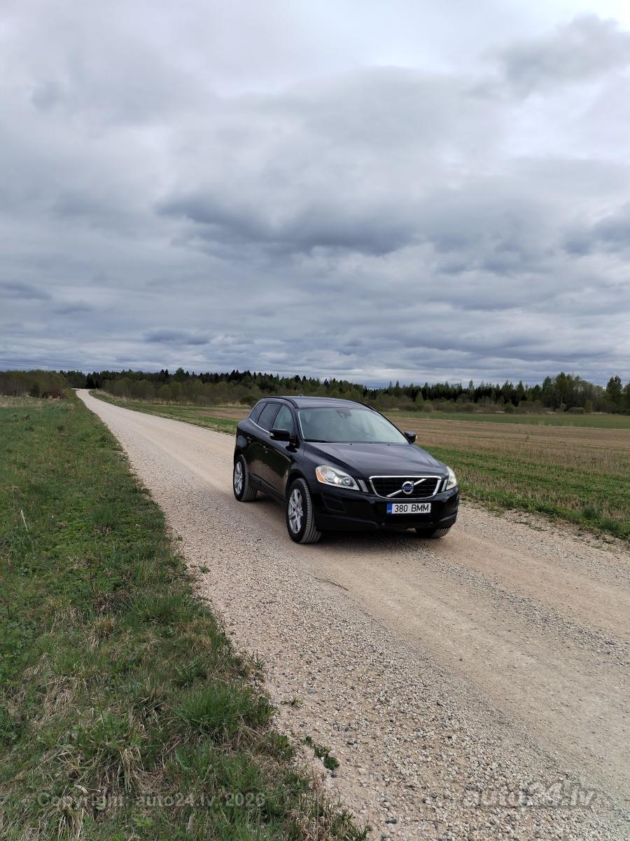 Melns Volvo XC60 2011 Tartu, ar dzinēja tilpumu 2.40 L un nobraukumu 389 tūkst. km par 8000 €, foto 1 vietnē AUTOMOTO.COM.LV