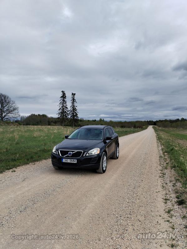 Melns Volvo XC60 2011 Tartu, ar dzinēja tilpumu 2.40 L un nobraukumu 389 tūkst. km par 8000 €, foto 3 vietnē AUTOMOTO.COM.LV