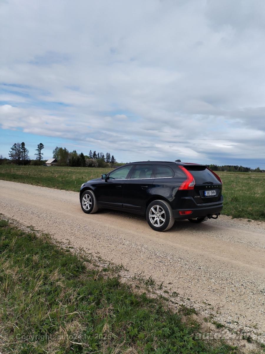 Melns Volvo XC60 2011 Tartu, ar dzinēja tilpumu 2.40 L un nobraukumu 389 tūkst. km par 8000 €, foto 7 vietnē AUTOMOTO.COM.LV