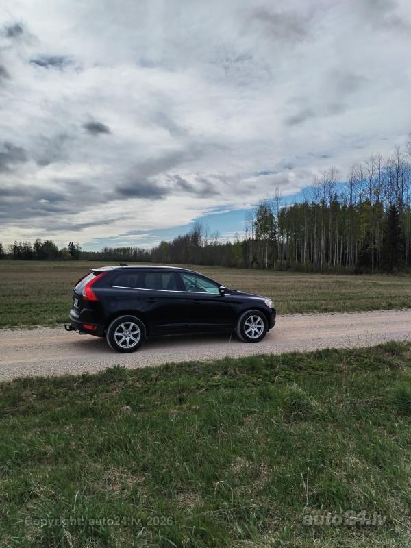 Melns Volvo XC60 2011 Tartu, ar dzinēja tilpumu 2.40 L un nobraukumu 389 tūkst. km par 8000 €, foto 8 vietnē AUTOMOTO.COM.LV