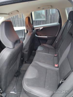 Melns Volvo XC60 2011 Tartu, ar dzinēja tilpumu 2.40 L un nobraukumu 389 tūkst. km par 8000 €, foto 13 vietnē AUTOMOTO.COM.LV
