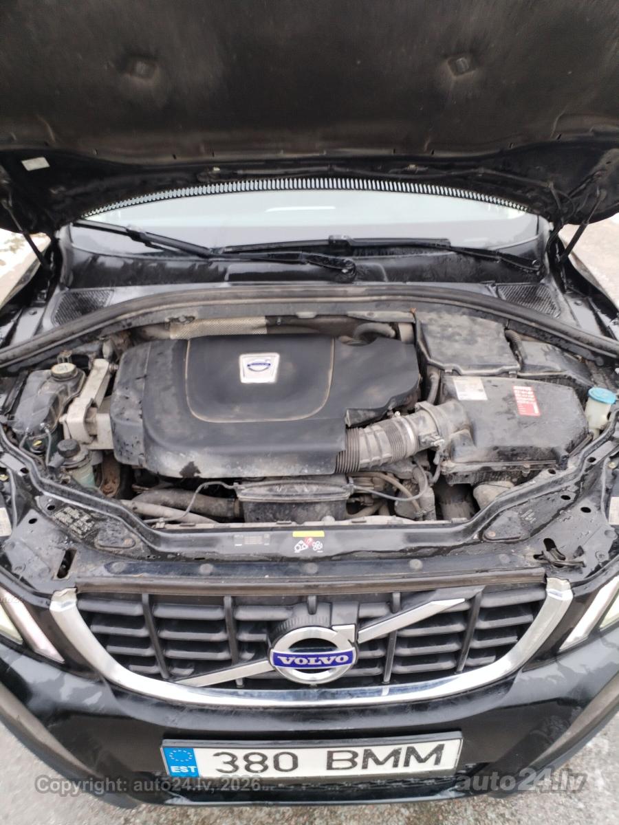 Melns Volvo XC60 2011 Tartu, ar dzinēja tilpumu 2.40 L un nobraukumu 389 tūkst. km par 8000 €, foto 15 vietnē AUTOMOTO.COM.LV