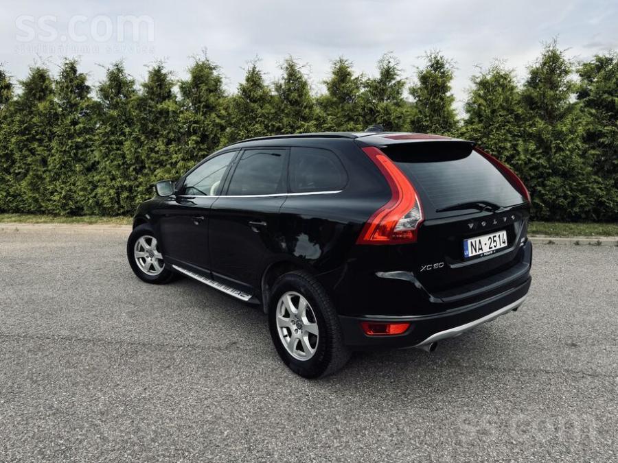 Melns Volvo XC60 2011 Daugavpils, ar dzinēja tilpumu 2.40 L un nobraukumu 249 tūkst. km par 7990 €, foto 3 vietnē AUTOMOTO.COM.LV