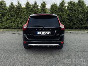 Melns Volvo XC60 2011 Daugavpils, ar dzinēja tilpumu 2.40 L un nobraukumu 249 tūkst. km par 7990 €, foto 5 vietnē AUTOMOTO.COM.LV