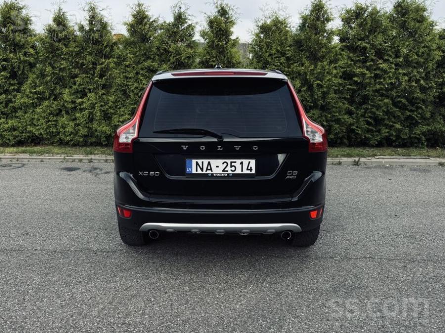 Melns Volvo XC60 2011 Daugavpils, ar dzinēja tilpumu 2.40 L un nobraukumu 249 tūkst. km par 7990 €, foto 5 vietnē AUTOMOTO.COM.LV