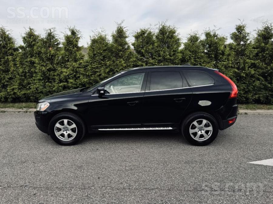 Melns Volvo XC60 2011 Daugavpils, ar dzinēja tilpumu 2.40 L un nobraukumu 249 tūkst. km par 7990 €, foto 7 vietnē AUTOMOTO.COM.LV