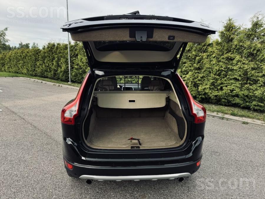 Melns Volvo XC60 2011 Daugavpils, ar dzinēja tilpumu 2.40 L un nobraukumu 249 tūkst. km par 7990 €, foto 8 vietnē AUTOMOTO.COM.LV