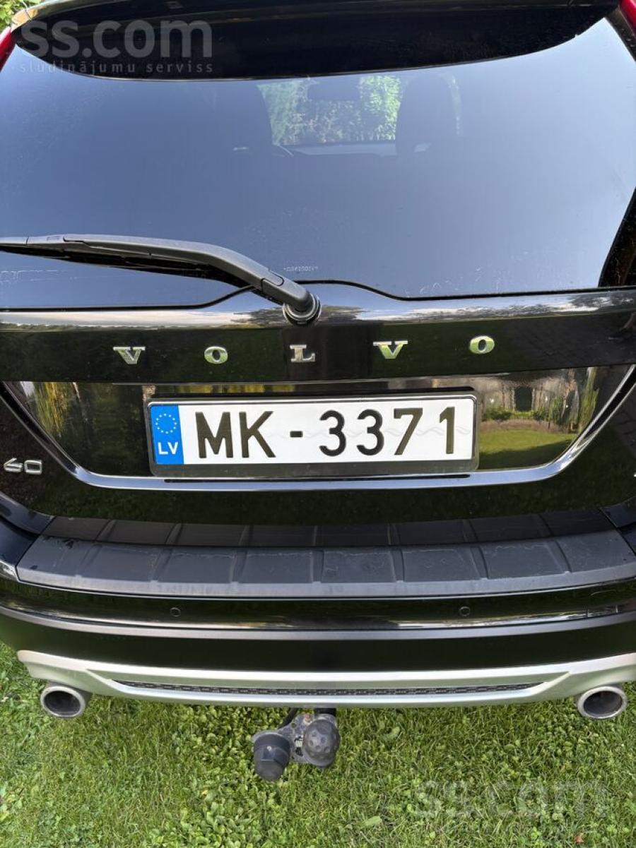 Melns Volvo XC60 2013 Rīga, ar dzinēja tilpumu 2.40 L un nobraukumu 171 tūkst. km par 12400 €, foto 5 vietnē AUTOMOTO.COM.LV
