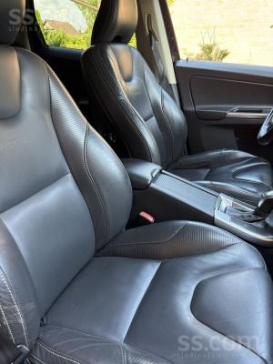 Melns Volvo XC60 2013 Rīga, ar dzinēja tilpumu 2.40 L un nobraukumu 171 tūkst. km par 12400 €, foto 8 vietnē AUTOMOTO.COM.LV