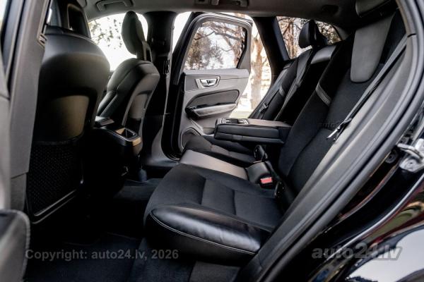 Melns Volvo XC60 2018 Pērnava, ar dzinēja tilpumu 2.00 L un nobraukumu 194 tūkst. km par 19700 €, foto 9 vietnē AUTOMOTO.COM.LV