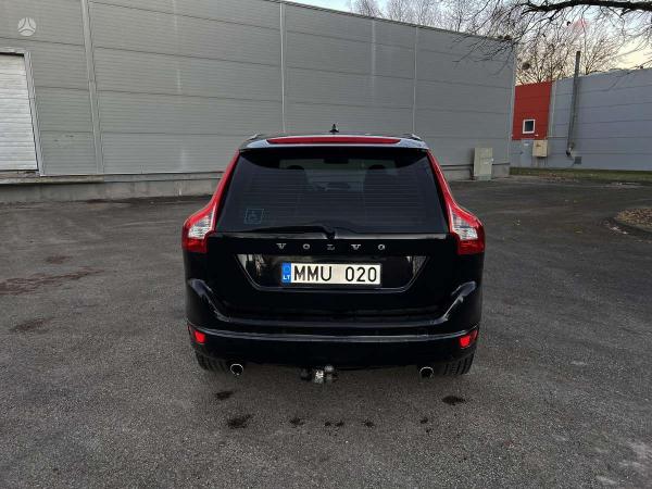 Melns Volvo XC60 2009 Alīta, ar dzinēja tilpumu 2.40 L un nobraukumu 290 tūkst. km par 8000 €, foto 4 vietnē AUTOMOTO.COM.LV