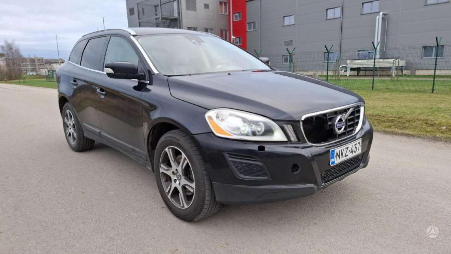 Black Volvo XC60 2010 in Telschi, with an engine capacity of 2.00 L and mileage of 363 thousand km for 4700 €, photo 3 on AUTOMOTO.COM.LV