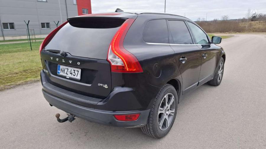 Black Volvo XC60 2010 in Telschi, with an engine capacity of 2.00 L and mileage of 363 thousand km for 4700 €, photo 5 on AUTOMOTO.COM.LV