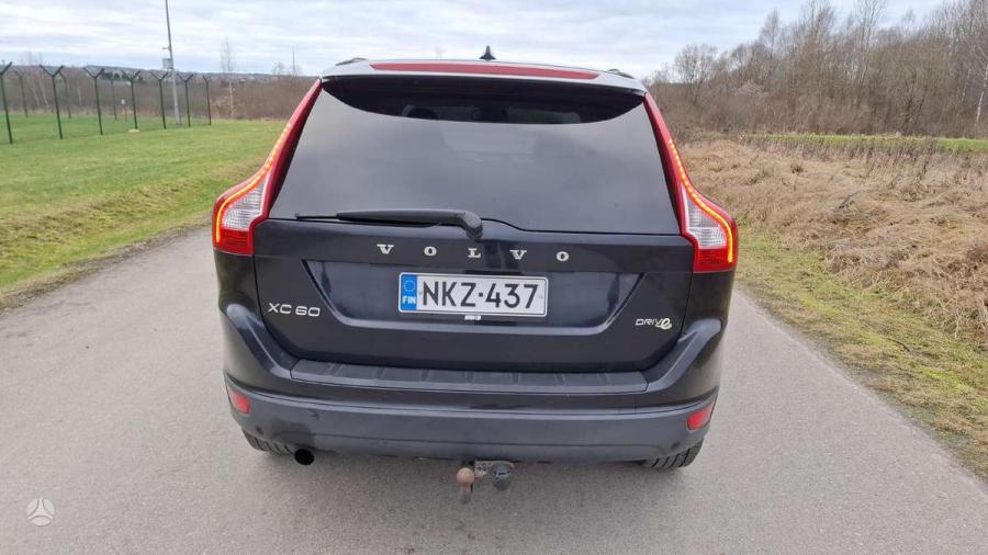 Black Volvo XC60 2010 in Telschi, with an engine capacity of 2.00 L and mileage of 363 thousand km for 4700 €, photo 6 on AUTOMOTO.COM.LV