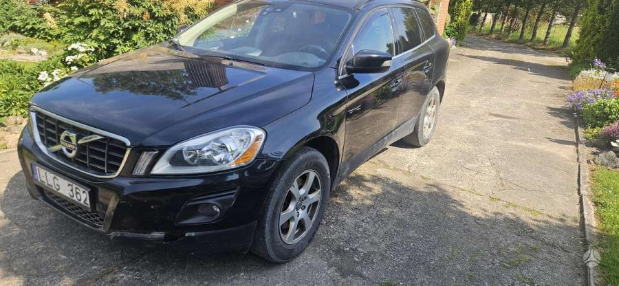 Melns Volvo XC60 2010 Klaipėda, ar dzinēja tilpumu 2.40 L un nobraukumu 386 tūkst. km par 4100 €, foto 1 vietnē AUTOMOTO.COM.LV