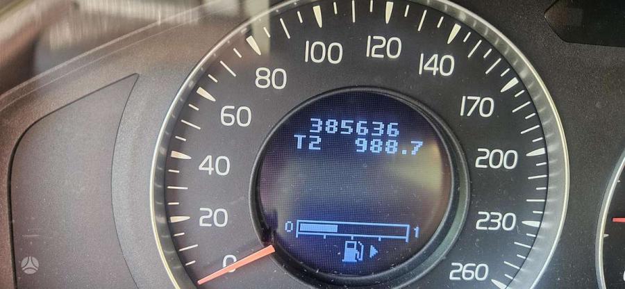 Melns Volvo XC60 2010 Klaipėda, ar dzinēja tilpumu 2.40 L un nobraukumu 386 tūkst. km par 4100 €, foto 8 vietnē AUTOMOTO.COM.LV