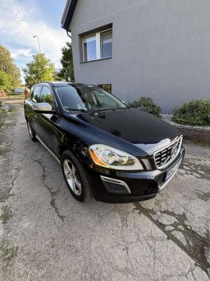 Melns Volvo XC60 2010 Tauragė, ar dzinēja tilpumu 2.40 L un nobraukumu 284 tūkst. km par 7300 €, foto 4 vietnē AUTOMOTO.COM.LV