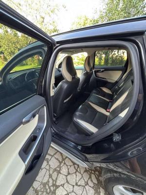 Melns Volvo XC60 2010 Tauragė, ar dzinēja tilpumu 2.40 L un nobraukumu 284 tūkst. km par 7300 €, foto 9 vietnē AUTOMOTO.COM.LV