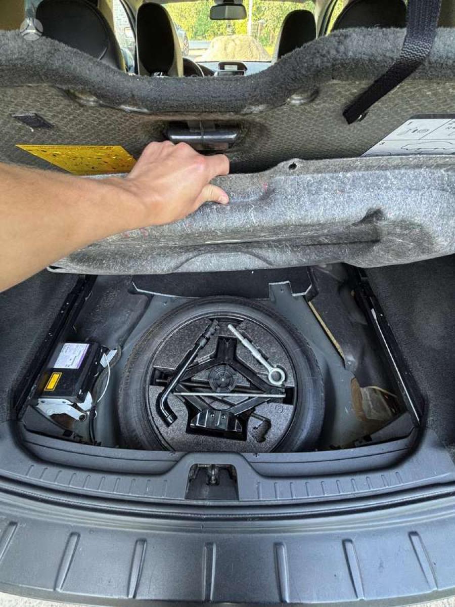 Melns Volvo XC60 2010 Tauragė, ar dzinēja tilpumu 2.40 L un nobraukumu 284 tūkst. km par 7300 €, foto 12 vietnē AUTOMOTO.COM.LV