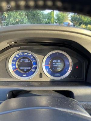 Melns Volvo XC60 2010 Tauragė, ar dzinēja tilpumu 2.40 L un nobraukumu 284 tūkst. km par 7300 €, foto 14 vietnē AUTOMOTO.COM.LV