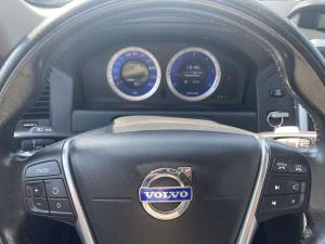 Black Volvo XC60 2010 in Vilnius, with an engine capacity of 2.40 L and mileage of 300 thousand km for 7600 €, photo 9 on AUTOMOTO.COM.LV