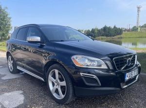 Black Volvo XC60 2010 in Vilnius, with an engine capacity of 2.40 L and mileage of 300 thousand km for 7600 €, photo 3 on AUTOMOTO.COM.LV