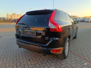 Black Volvo XC60 2011 in Kretinga, with an engine capacity of 2.40 L and mileage of 231 thousand km for 9300 €, photo 6 on AUTOMOTO.COM.LV