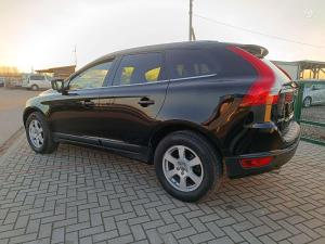Black Volvo XC60 2011 in Kretinga, with an engine capacity of 2.40 L and mileage of 231 thousand km for 9300 €, photo 7 on AUTOMOTO.COM.LV
