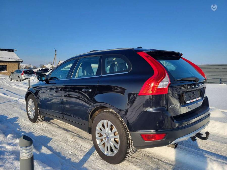 Melns Volvo XC60 2011 Viļņa, ar dzinēja tilpumu 2.40 L un nobraukumu 278 tūkst. km par 7499 €, foto 2 vietnē AUTOMOTO.COM.LV