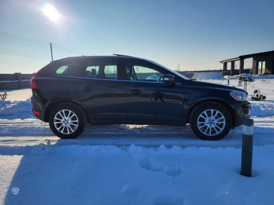 Melns Volvo XC60 2011 Viļņa, ar dzinēja tilpumu 2.40 L un nobraukumu 278 tūkst. km par 7499 €, foto 8 vietnē AUTOMOTO.COM.LV