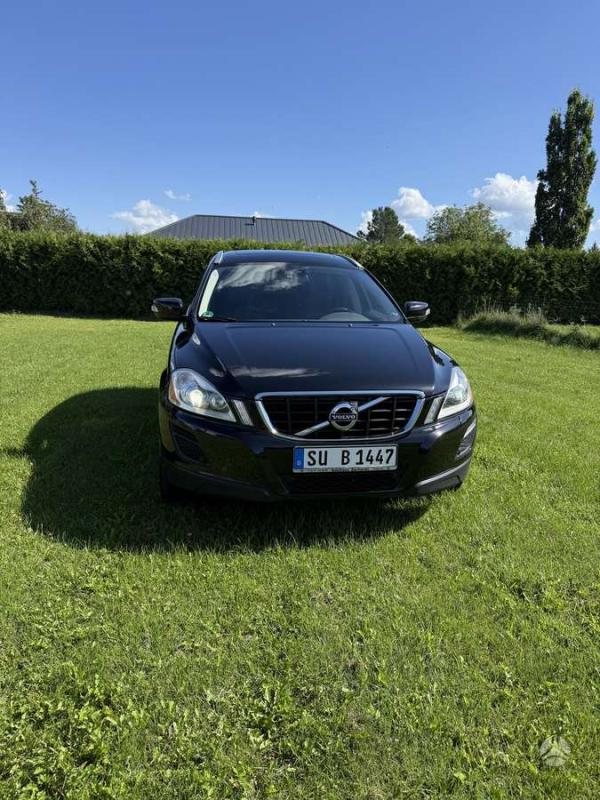 Black Volvo XC60 2012 in Kaunas, with an engine capacity of 2.00 L and mileage of 292 thousand km for 9350 €, photo 4 on AUTOMOTO.COM.LV