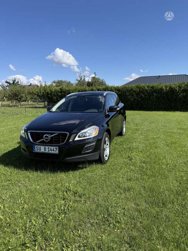 Black Volvo XC60 2012 in Kaunas, with an engine capacity of 2.00 L and mileage of 292 thousand km for 9350 €, photo 5 on AUTOMOTO.COM.LV