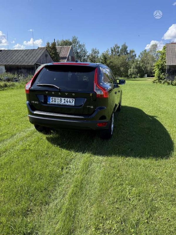 Black Volvo XC60 2012 in Kaunas, with an engine capacity of 2.00 L and mileage of 292 thousand km for 9350 €, photo 9 on AUTOMOTO.COM.LV