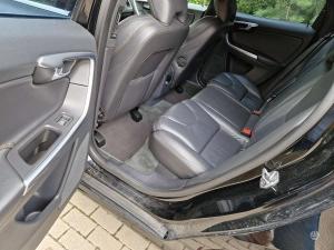 Black Volvo XC60 2013 in Klaipeda, with an engine capacity of 2.00 L and mileage of 251 thousand km for 9999 €, photo 4 on AUTOMOTO.COM.LV