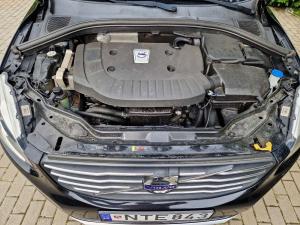 Black Volvo XC60 2013 in Klaipeda, with an engine capacity of 2.00 L and mileage of 251 thousand km for 9999 €, photo 5 on AUTOMOTO.COM.LV