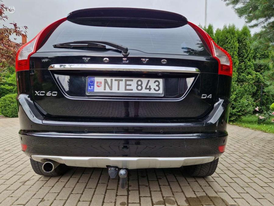 Black Volvo XC60 2013 in Klaipeda, with an engine capacity of 2.00 L and mileage of 251 thousand km for 9999 €, photo 7 on AUTOMOTO.COM.LV