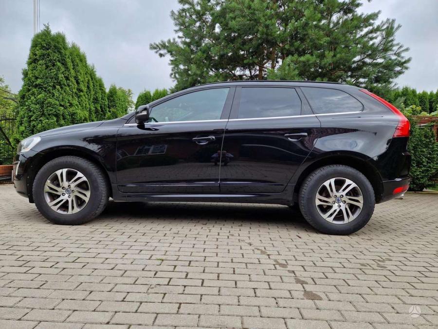 Black Volvo XC60 2013 in Klaipeda, with an engine capacity of 2.00 L and mileage of 251 thousand km for 9999 €, photo 9 on AUTOMOTO.COM.LV