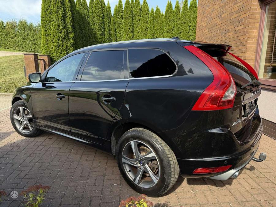 Melns Volvo XC60 2014 Alīta, ar dzinēja tilpumu 2.00 L un nobraukumu 230 tūkst. km par 13500 €, foto 20 vietnē AUTOMOTO.COM.LV