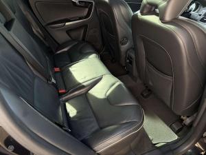 Melns Volvo XC60 2014 Alīta, ar dzinēja tilpumu 2.00 L un nobraukumu 230 tūkst. km par 13500 €, foto 25 vietnē AUTOMOTO.COM.LV