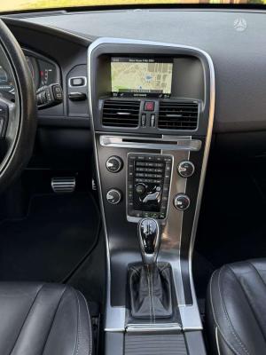Melns Volvo XC60 2014 Alīta, ar dzinēja tilpumu 2.00 L un nobraukumu 230 tūkst. km par 13500 €, foto 35 vietnē AUTOMOTO.COM.LV