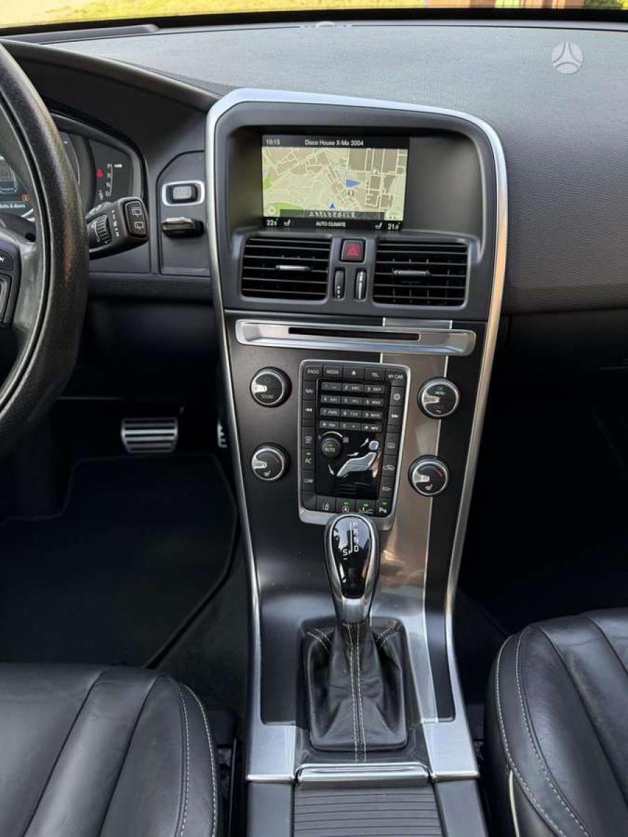 Melns Volvo XC60 2014 Alīta, ar dzinēja tilpumu 2.00 L un nobraukumu 230 tūkst. km par 13500 €, foto 35 vietnē AUTOMOTO.COM.LV